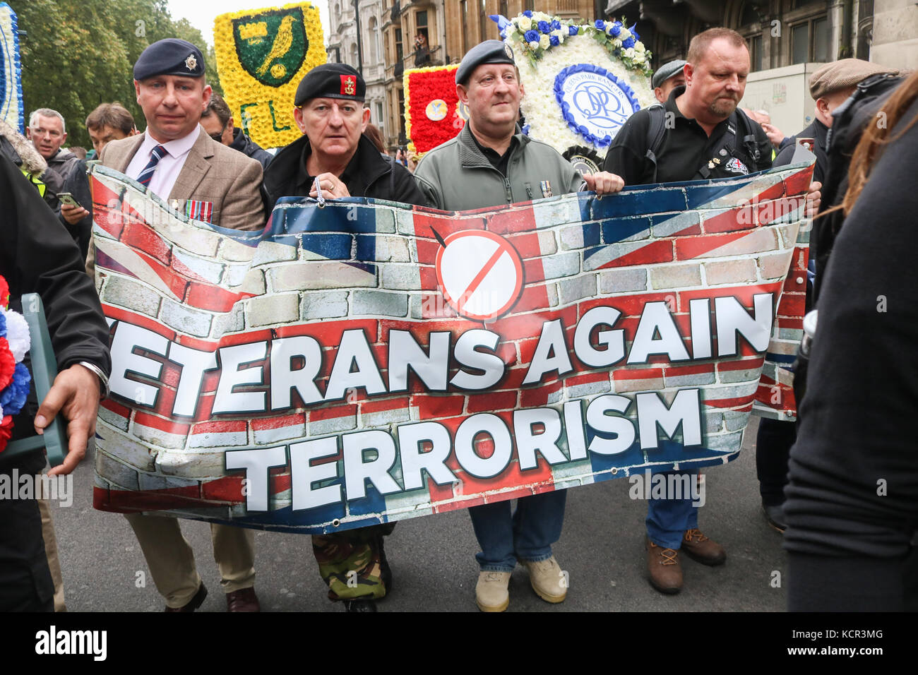 Football fans protesting hi-res stock photography and images - Alamy