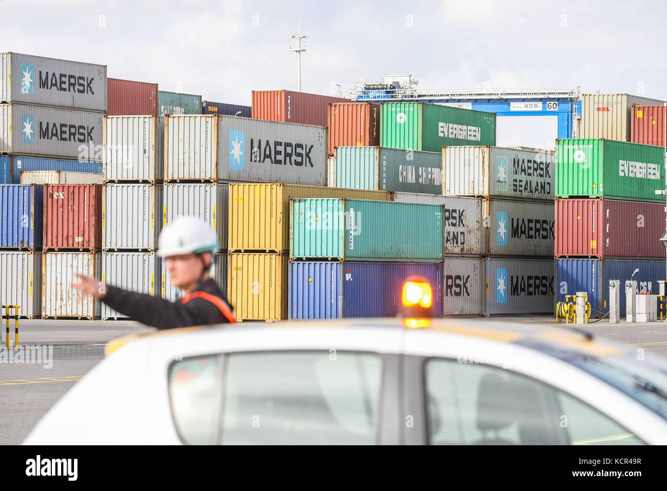 Gdansk, Poland. 07th Oct, 2017. Maersk and Evergreen sea containers are ...
