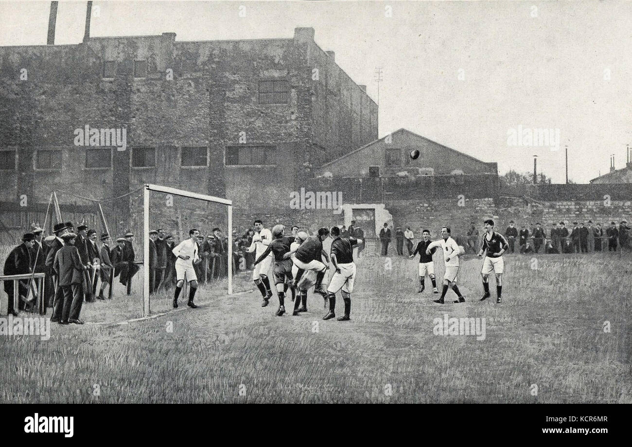 Finale de la Coupe de France de football 1916 Stock Photo - Alamy