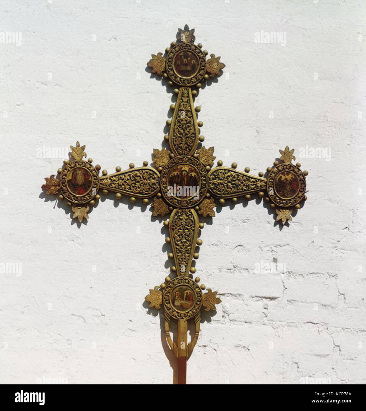Cross behind the altar from the Church of St. John Chrysostom (Prokudin ...