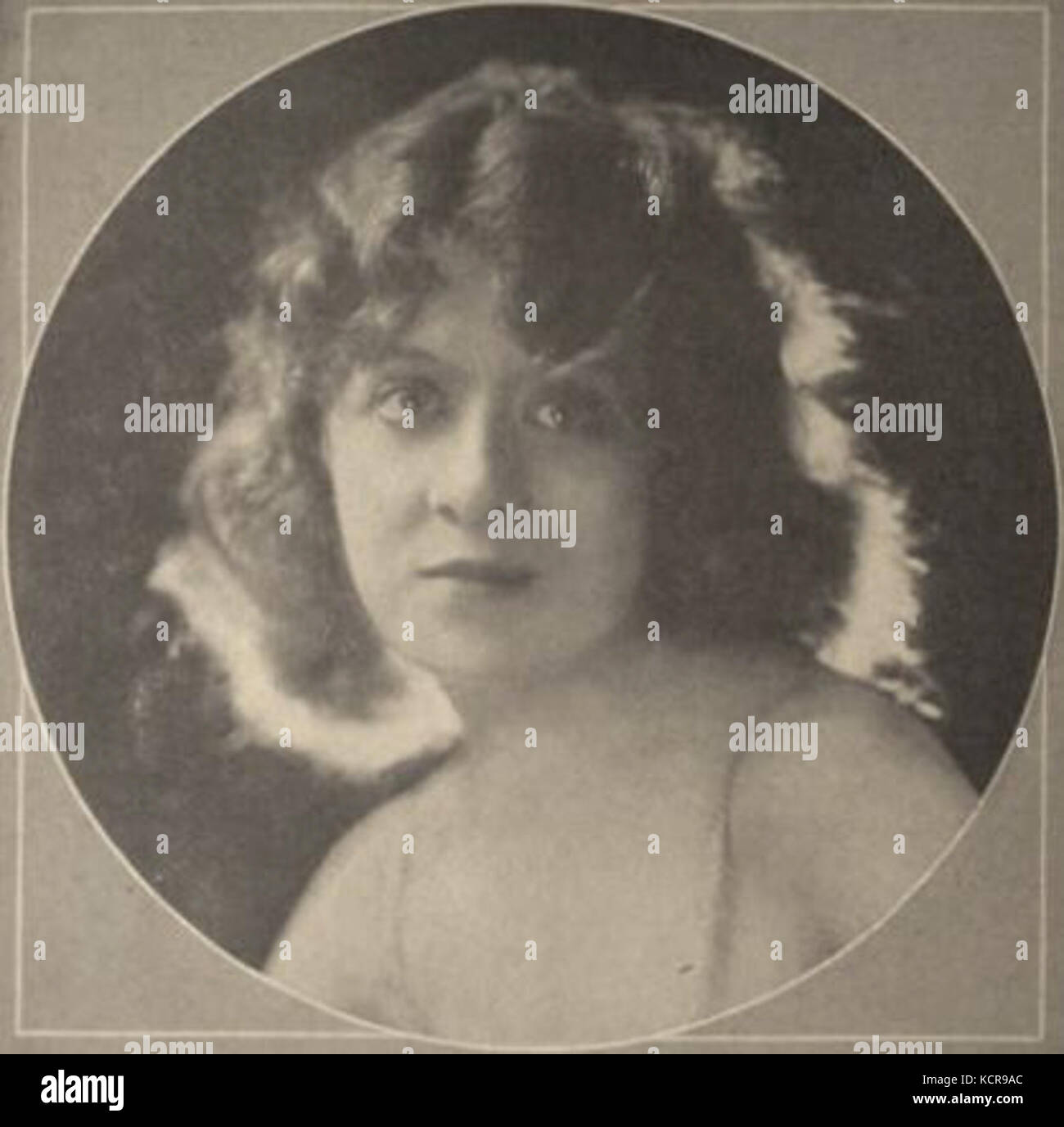 Dorothy Mortimer 1920 Munseys Mag Stock Photo - Alamy