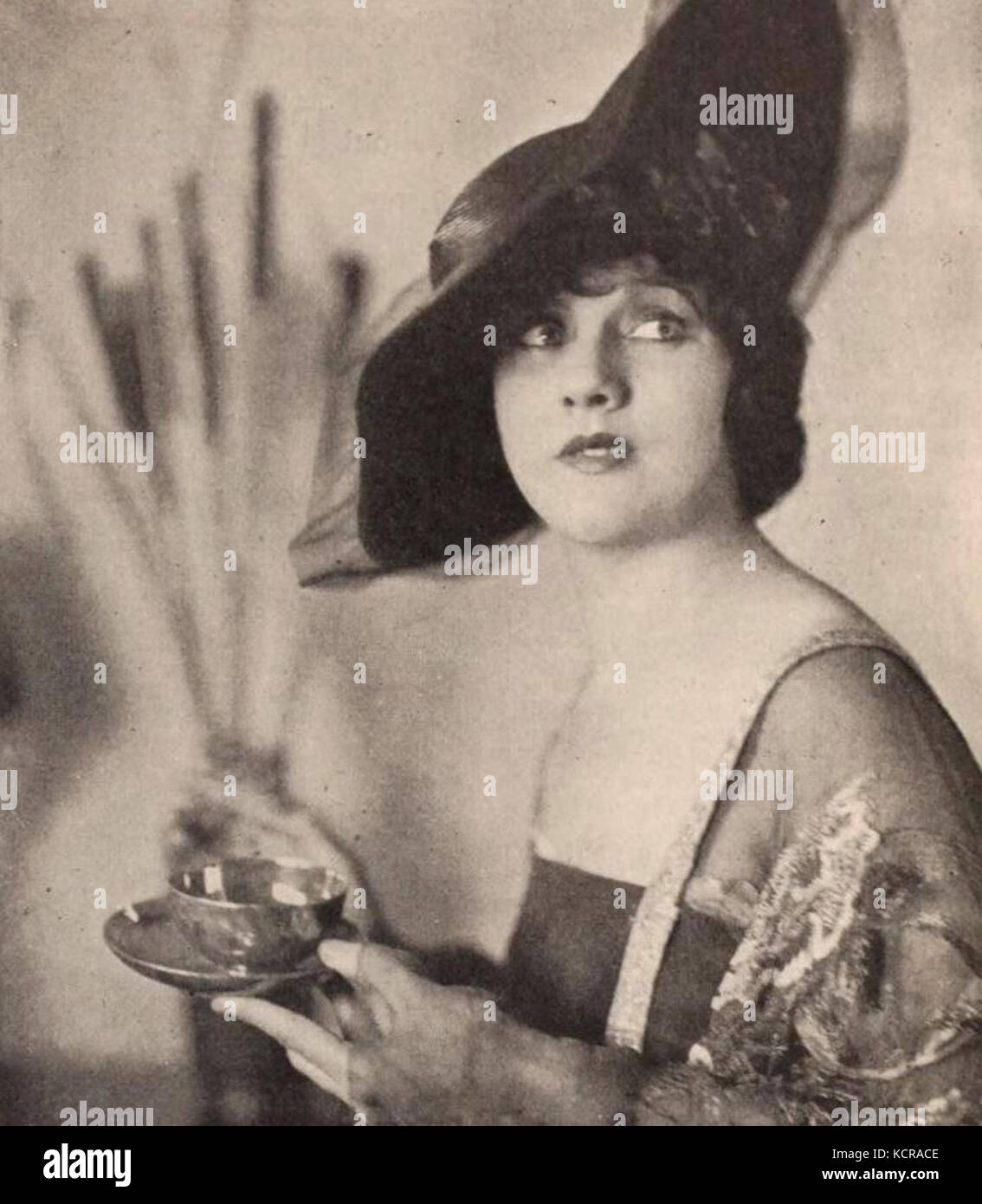 Betty Blythe was a popular American actress in the early 20th century ...