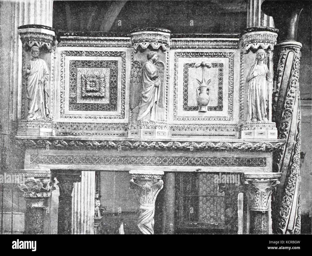 Amboni del duomo di Benevento 03 Stock Photo - Alamy