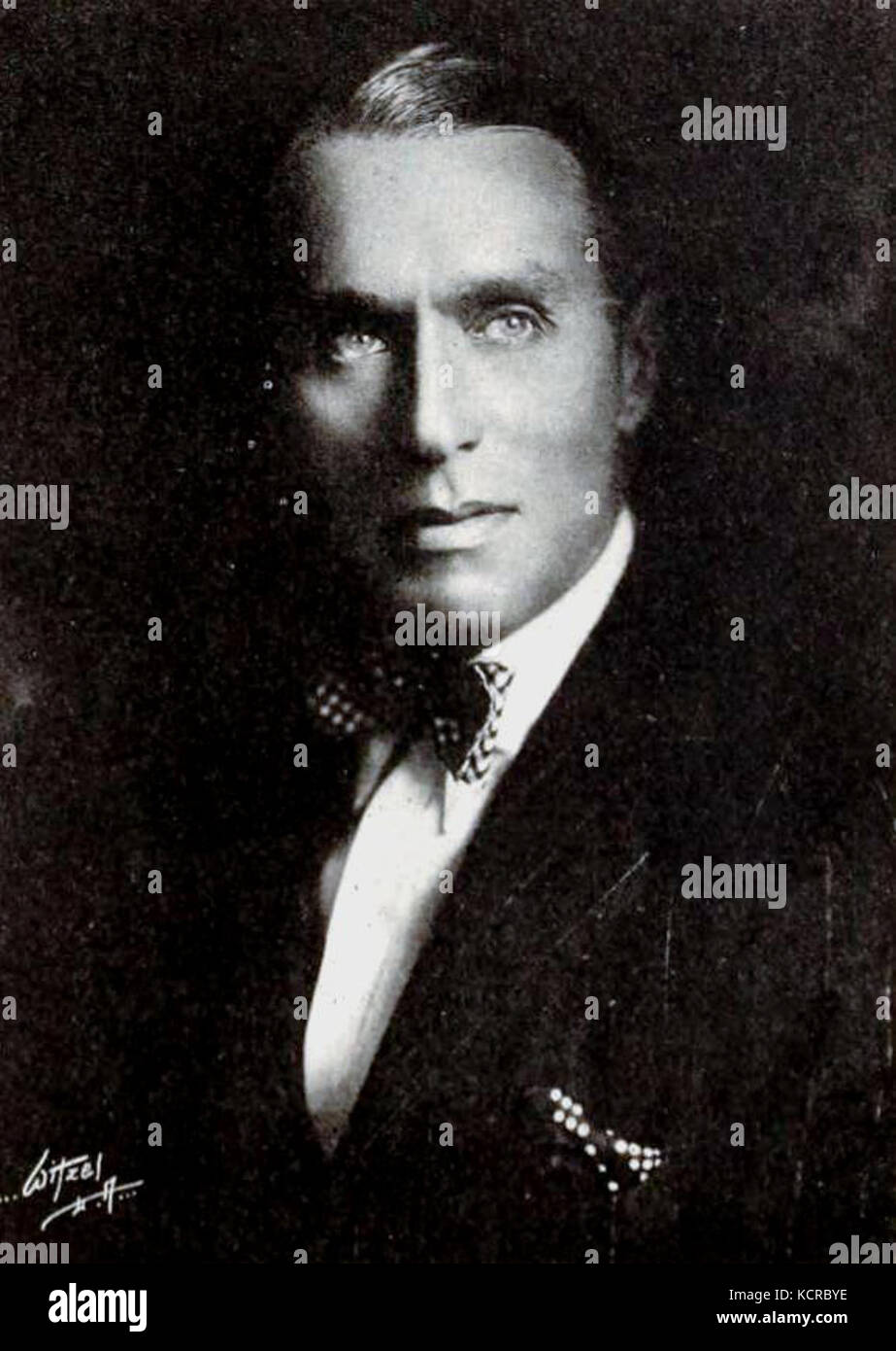 Frank Elliott Jul 1921 EH Stock Photo - Alamy
