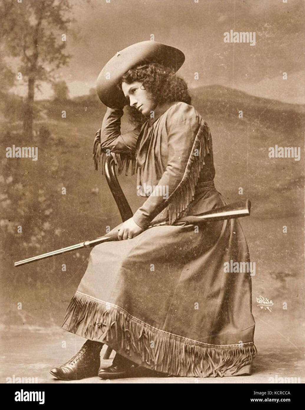 Annie oakley hi-res stock photography and images - Alamy