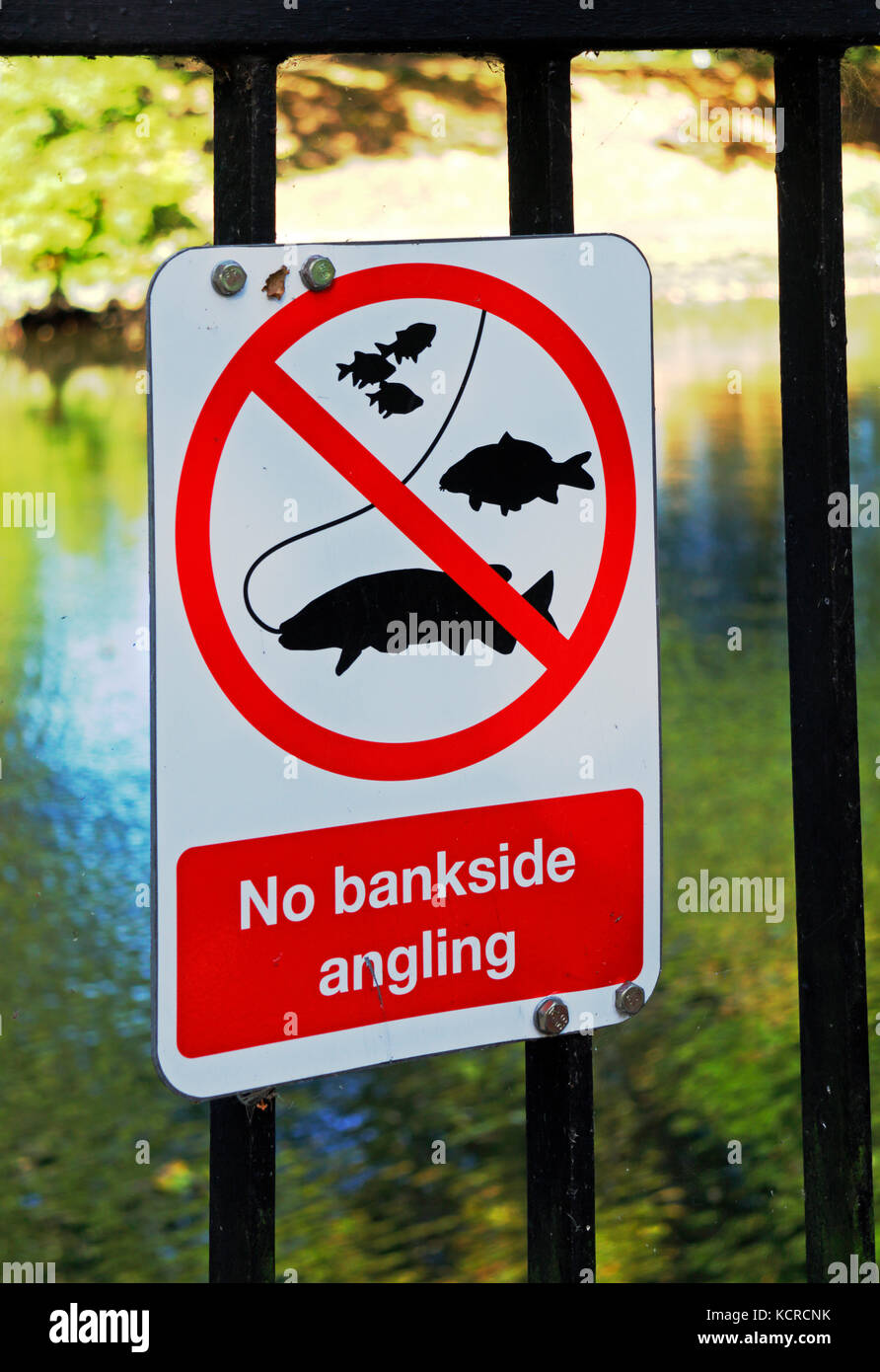 Riverside walk sign hi-res stock photography and images - Alamy