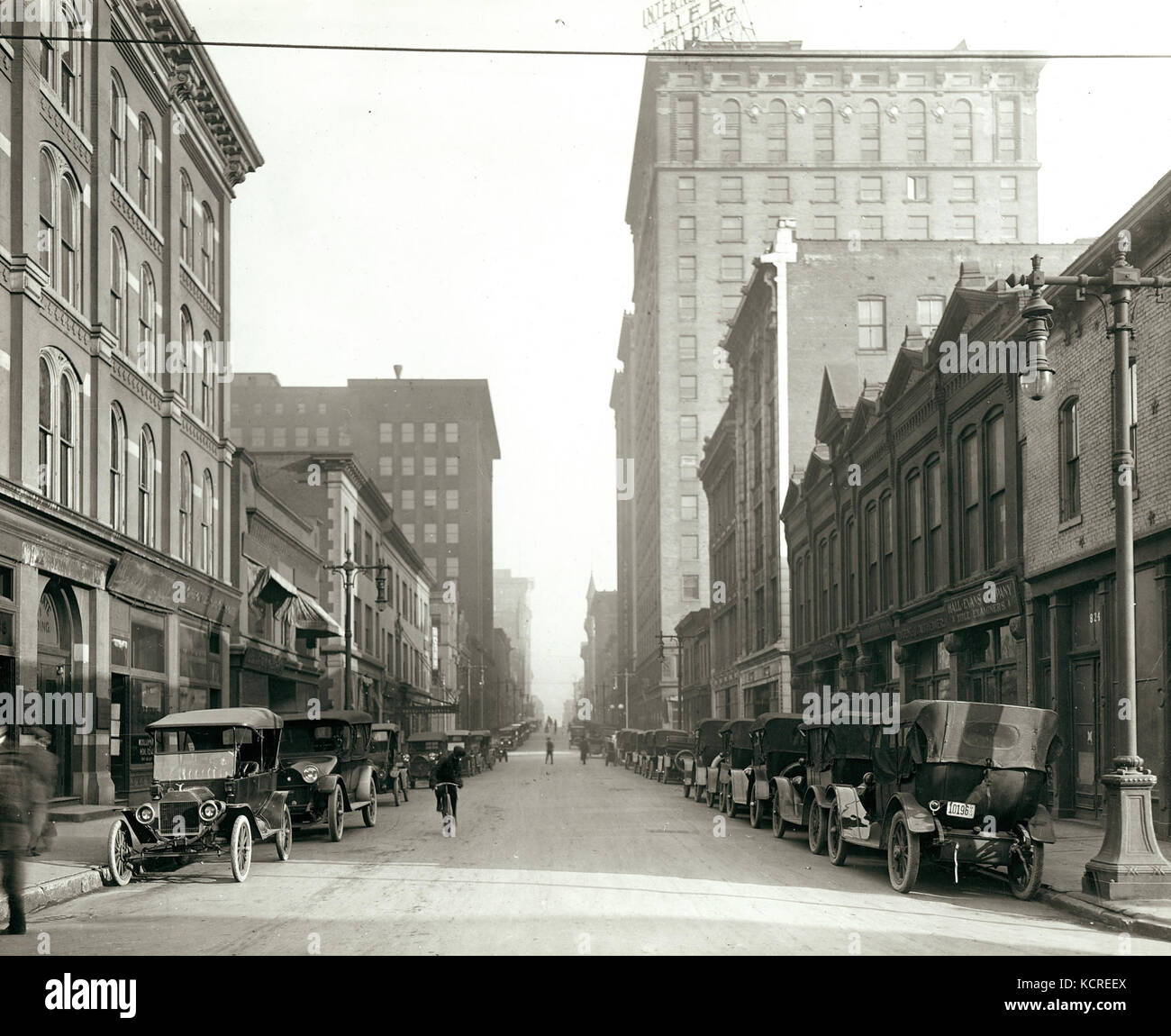 Chestnut street hi-res stock photography and images - Alamy