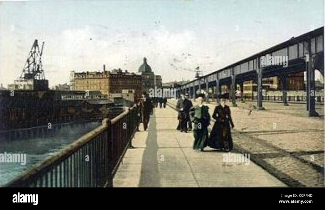Bridge city hall 1906 Stock Photo - Alamy