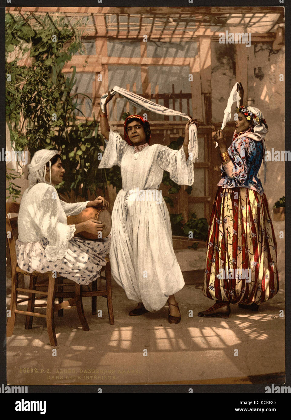 Arab dancing hi-res stock photography and images - Alamy