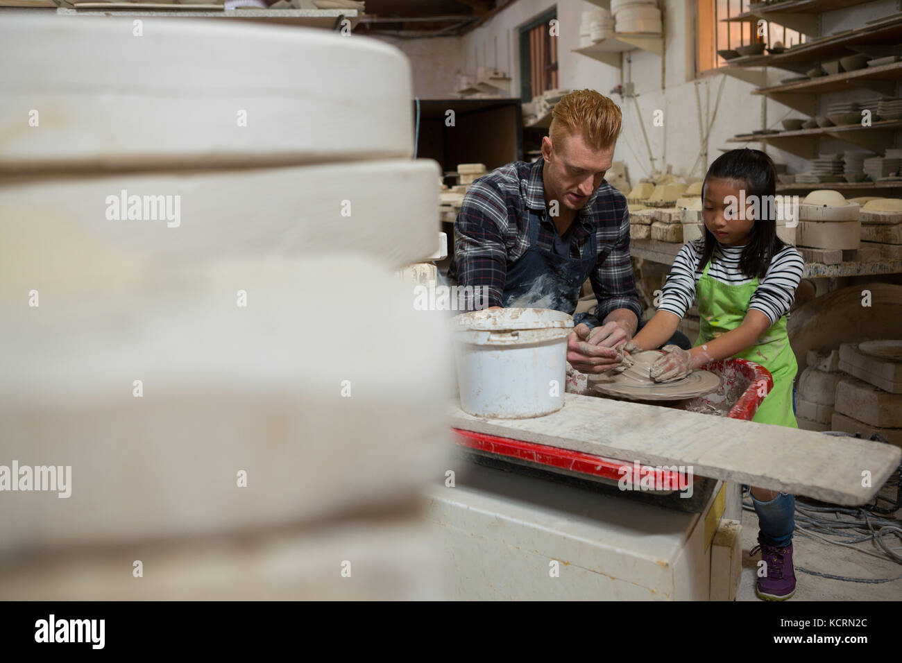 Pottery making family hi-res stock photography and images - Alamy