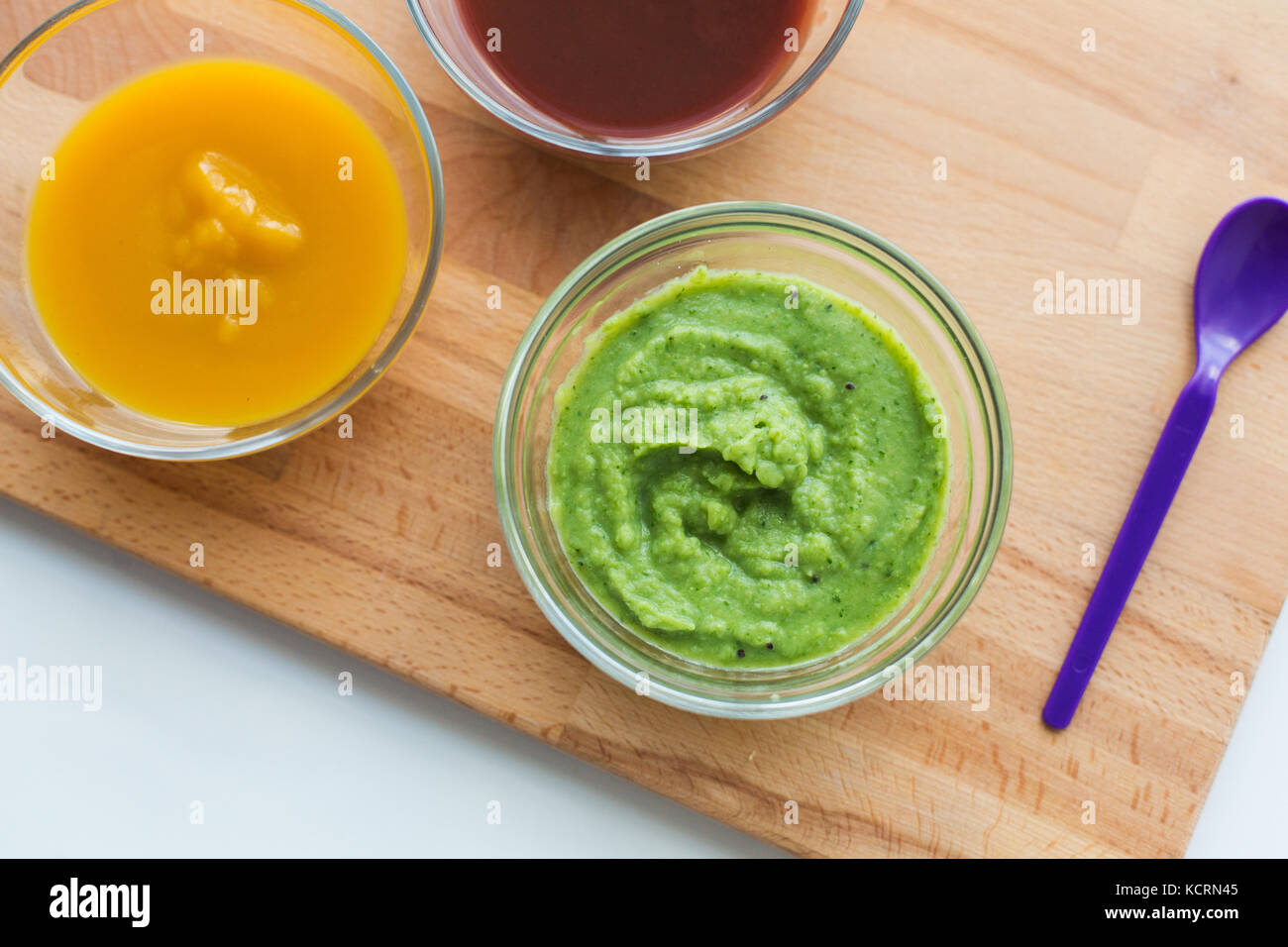 Bowls baby puree hi-res stock photography and images - Alamy