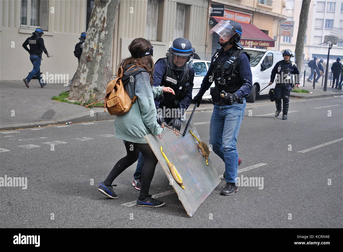 Violents riots ocurs between protesters and police forces apart of anti ...