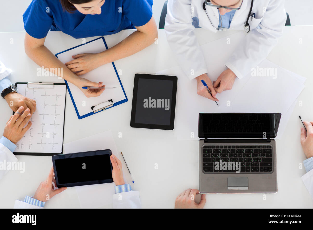Hospital computer hi-res stock photography and images - Alamy