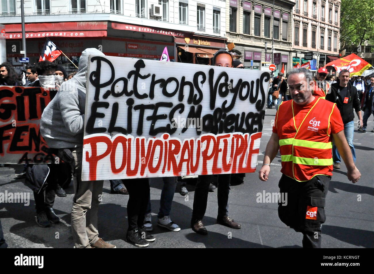 Violents riots ocurs between protesters and police forces apart of anti ...