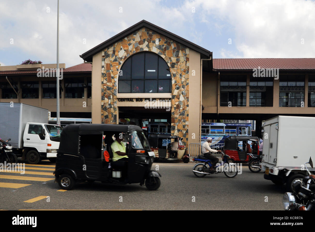 Sri lanka bus hi-res stock photography and images - Alamy