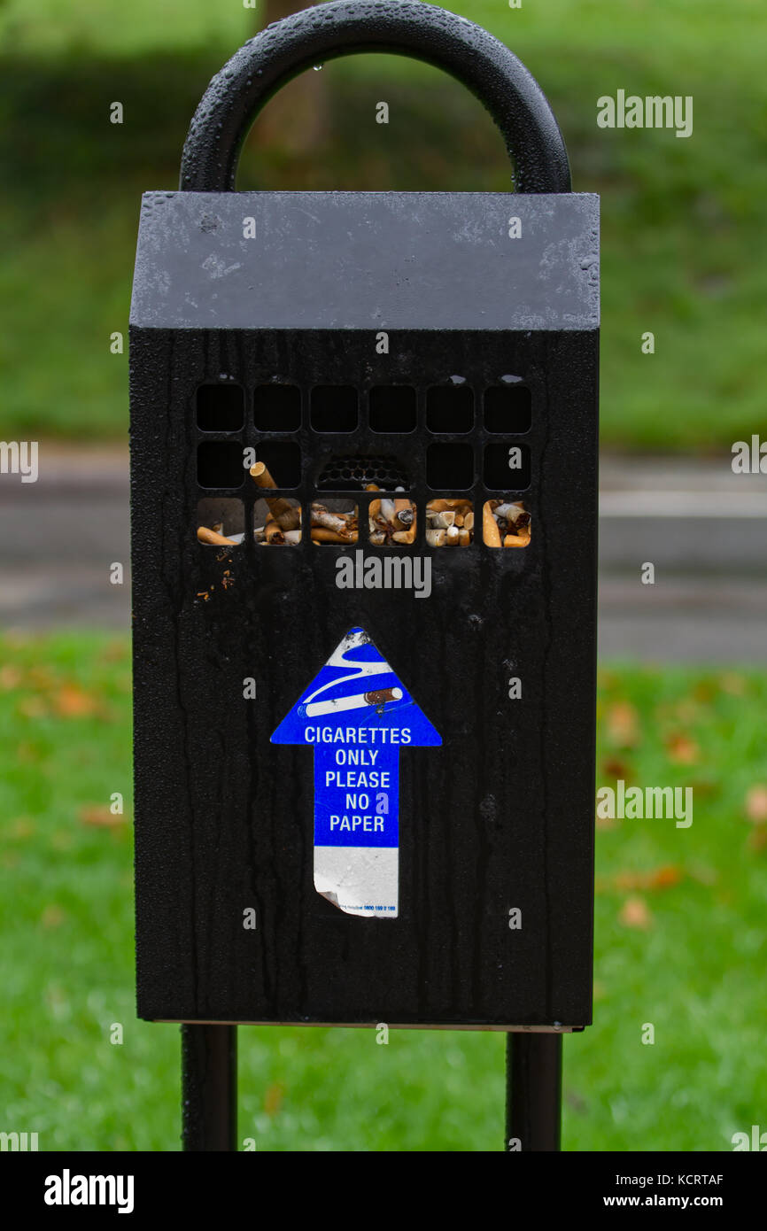 Cigarette bin hi-res stock photography and images - Alamy