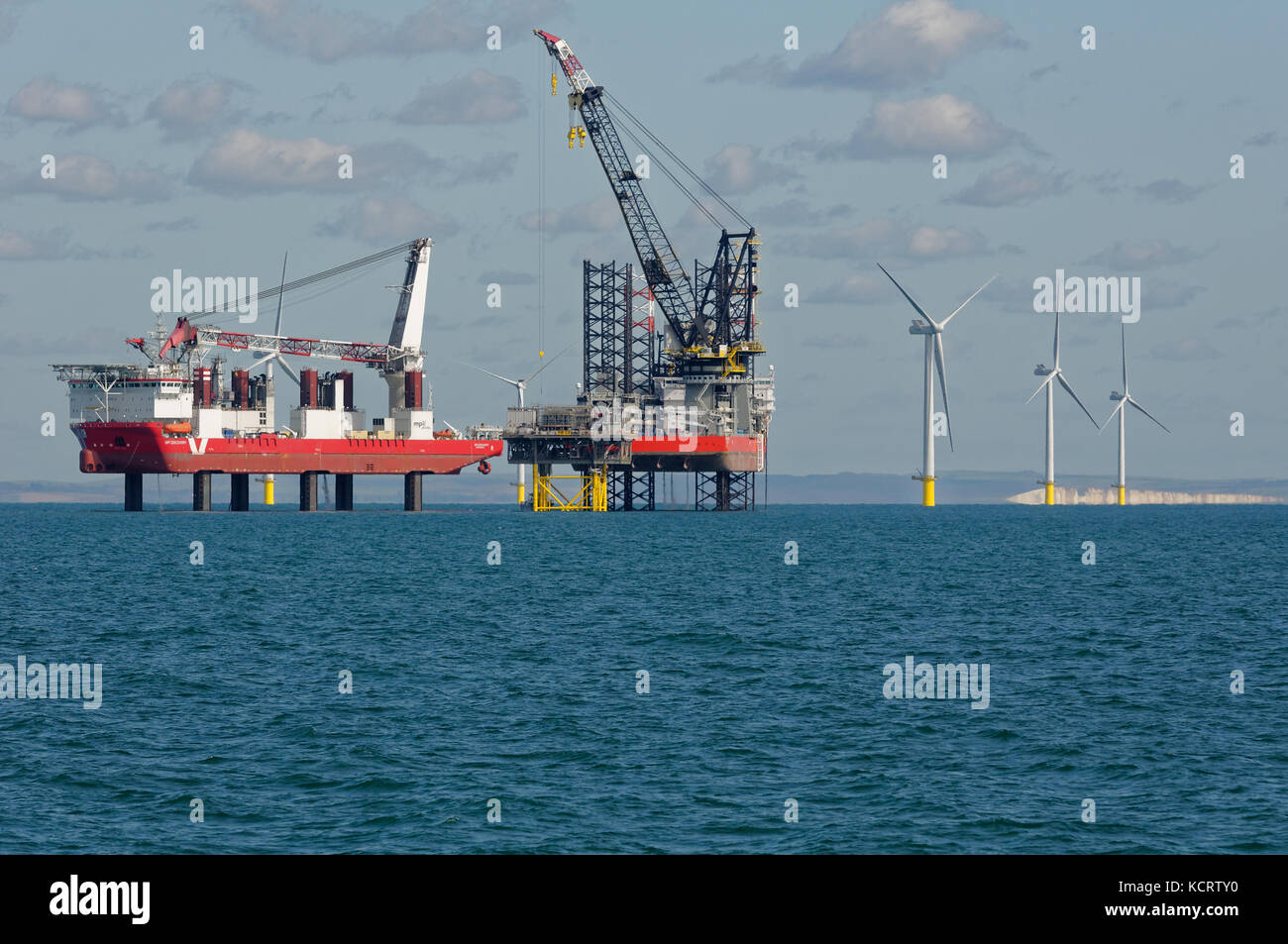 The MPI Discovery and Pacific Osprey construction vessels at the The ...