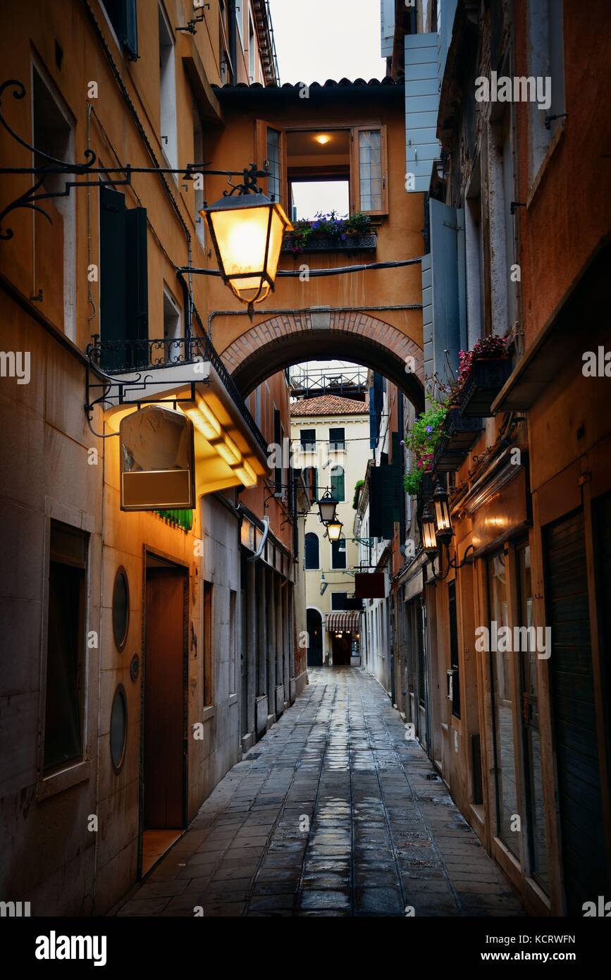 Alley view with historical buildings in Venice, Italy Stock Photo - Alamy