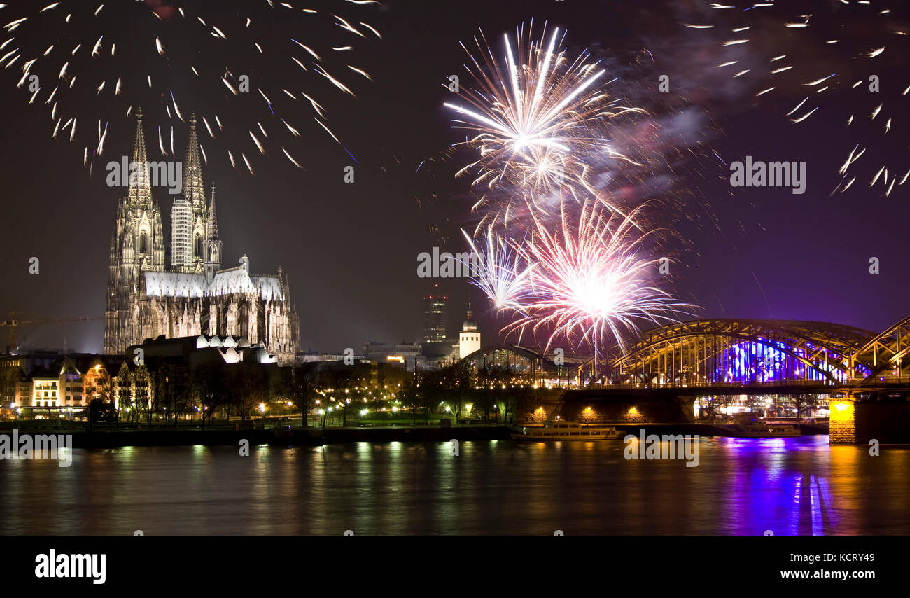 Celebrating New Year in Cologne at night Stock Photo - Alamy