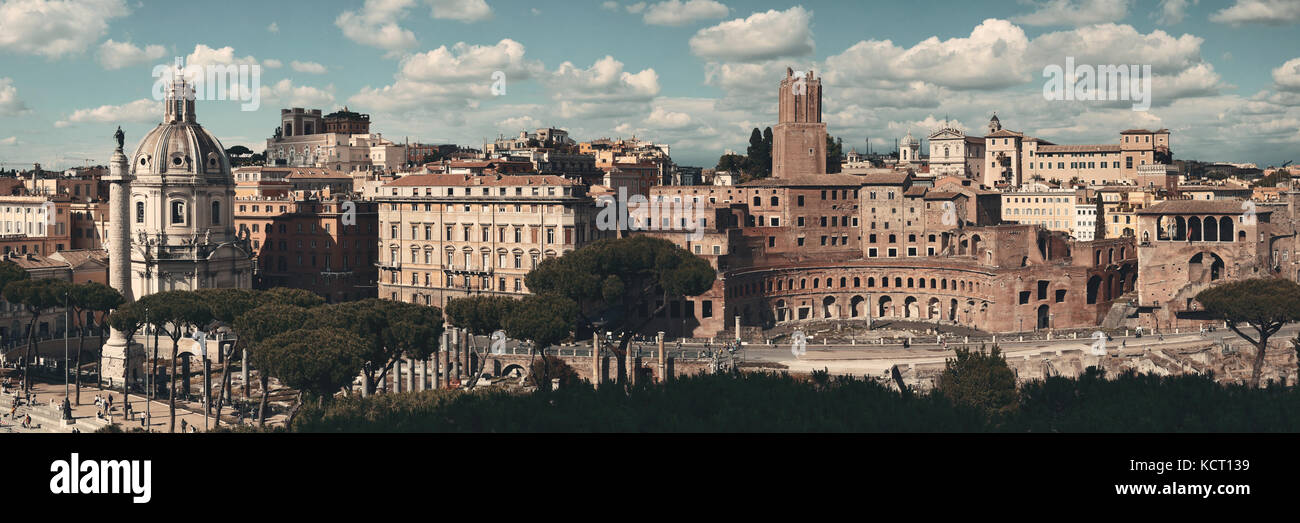Rome rooftop view with ancient architecture in Italy panorama Stock ...
