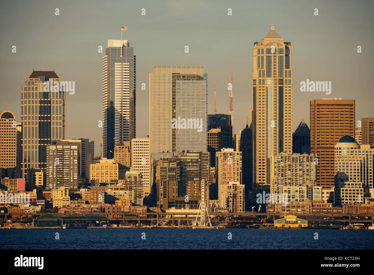 Seattle sunset downtown skyscraper at waterfront Stock Photo - Alamy