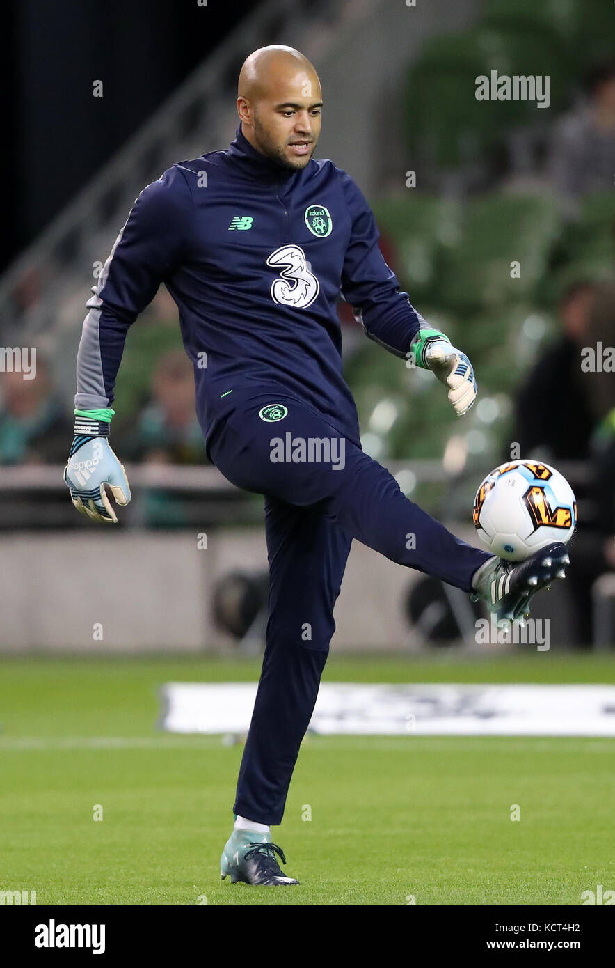 Republic of Ireland goalkeeper Darren Randolph warms up during the 2018 ...