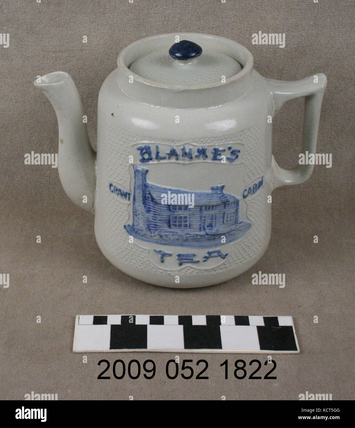Blanke Teapot With Lid Stock Photo - Alamy