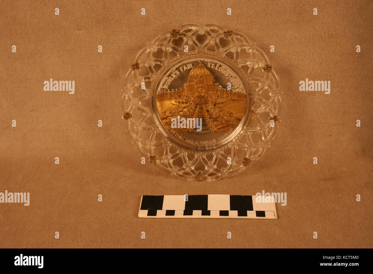 Edge plate hi-res stock photography and images - Alamy