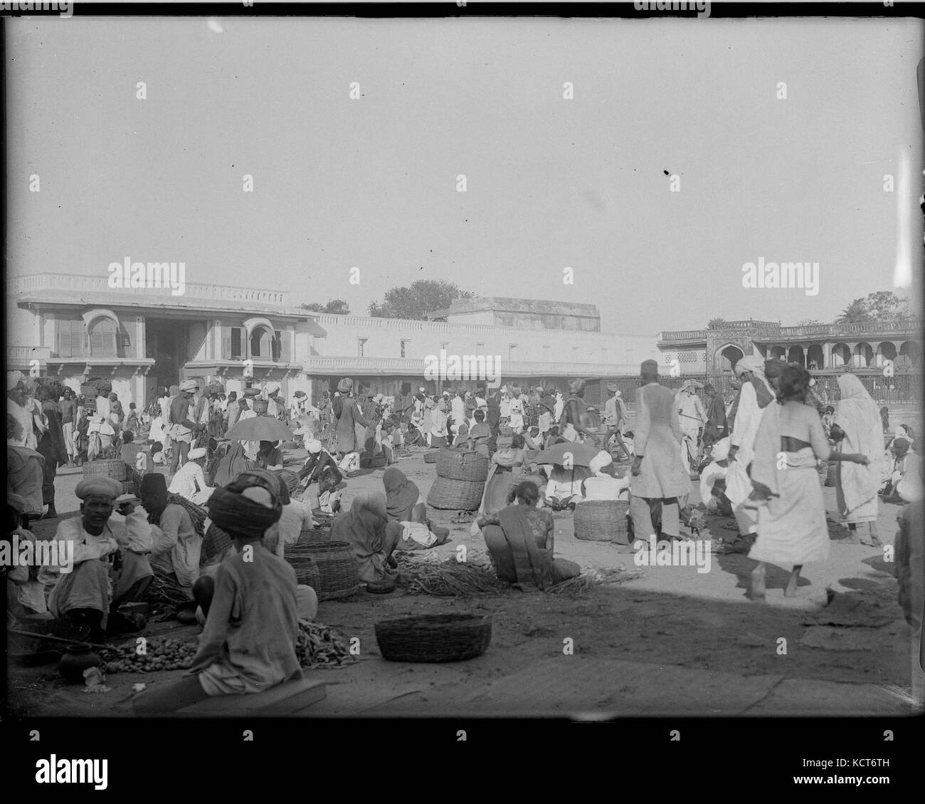 Bazaar cover Black and White Stock Photos & Images - Alamy