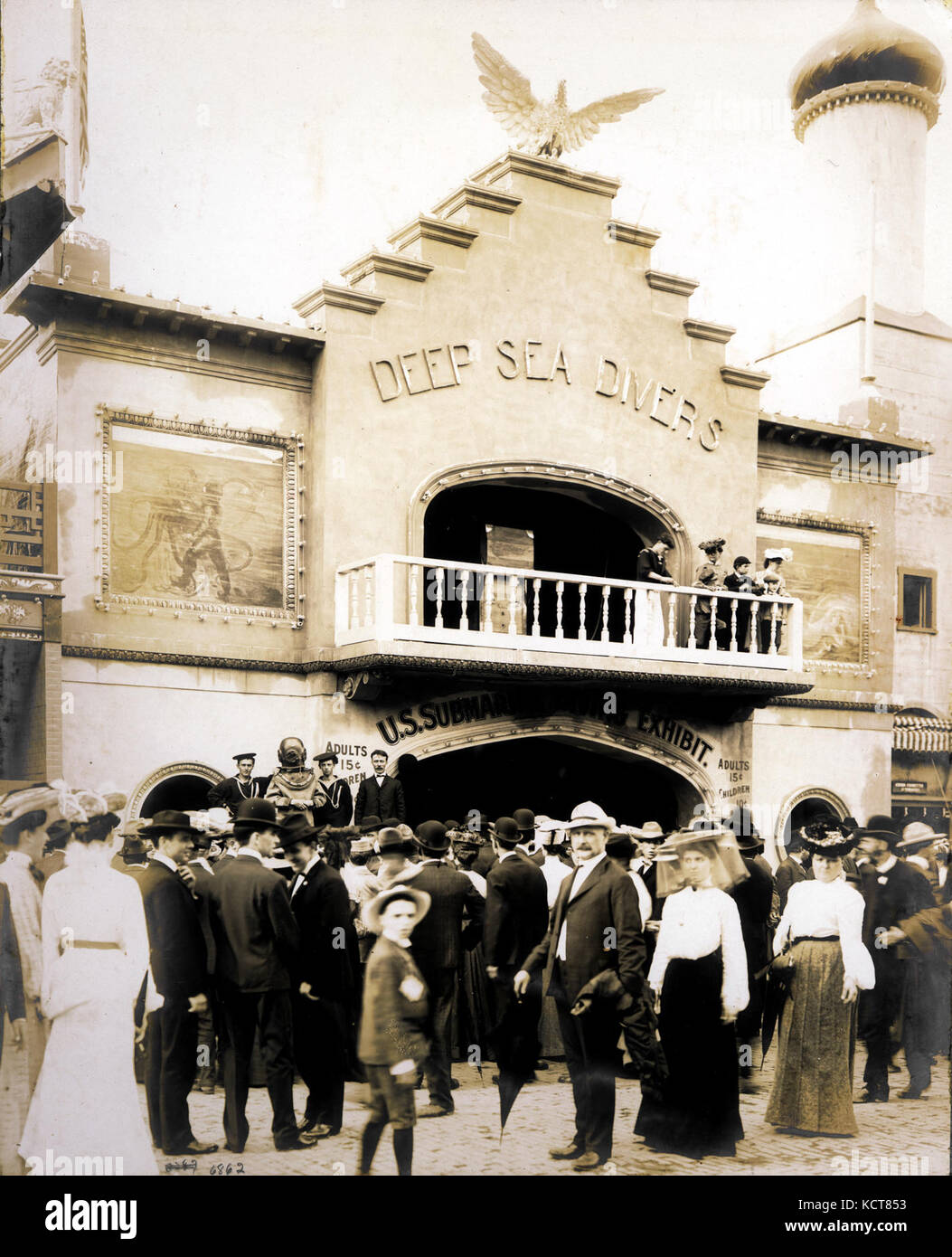 Deep Sea Divers on the Pike at the 1904 World's Fair Stock Photo - Alamy