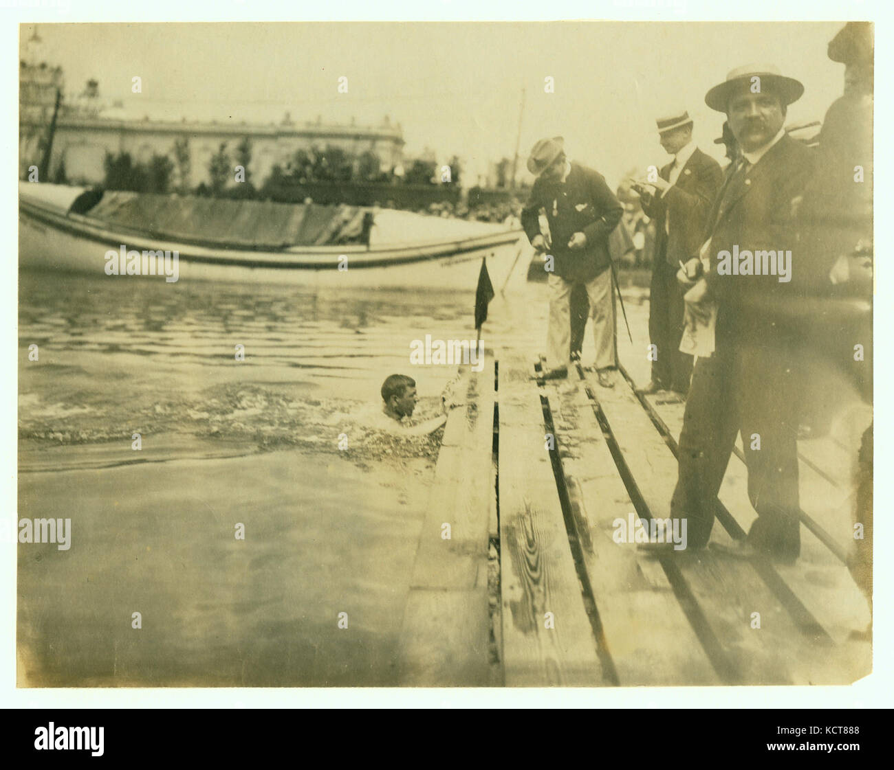 E. Rausche of Germany winning One Mile Swimming Championship, 1904 ...
