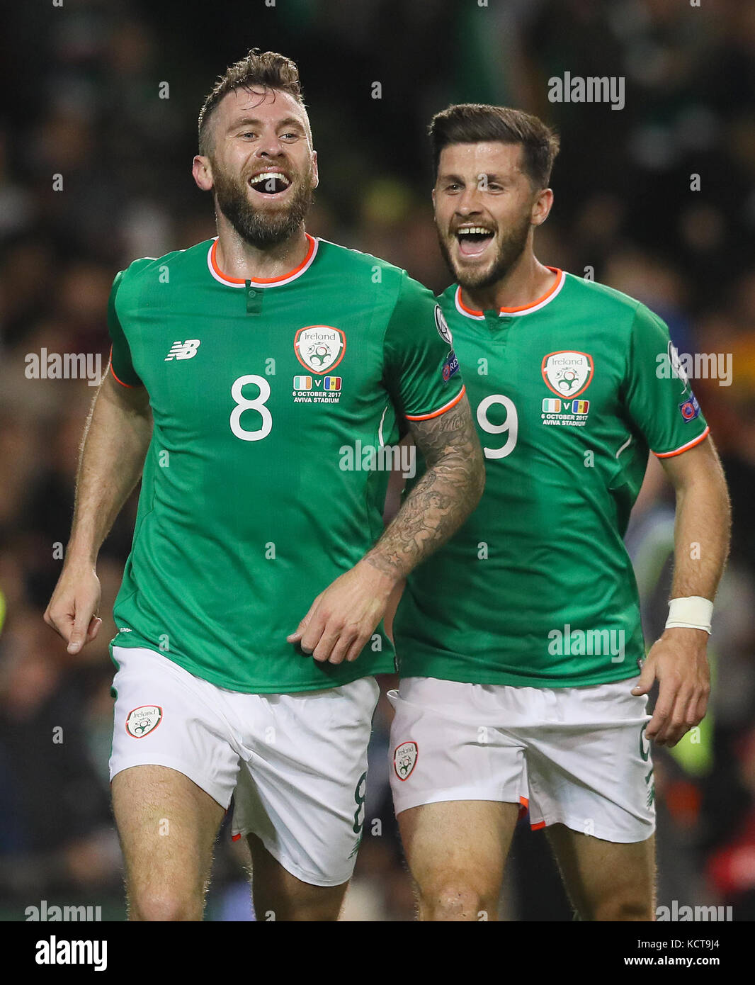 Republic of Ireland's Daryl Murphy (left) celebrates scoring his side's ...