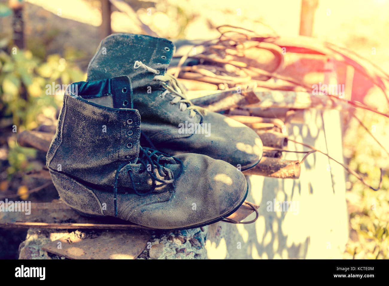 Old construction boots outdoor Stock Photo - Alamy