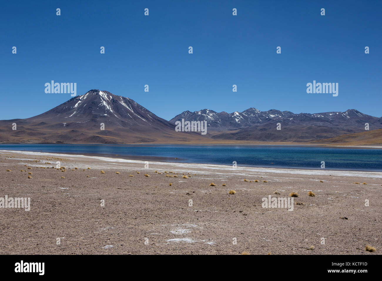 Remote desert lagoon hi-res stock photography and images - Alamy