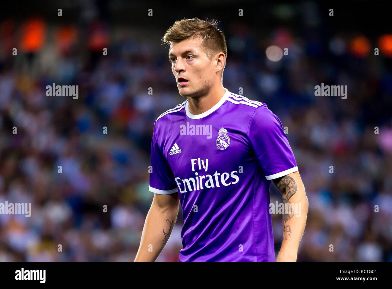 BARCELONA - SEP 18: Toni Kroos plays at the La Liga match between RCD ...
