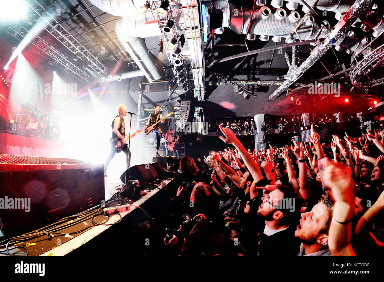 BARCELONA - JAN 17: The crowd in a concert at Razzmatazz Club on ...
