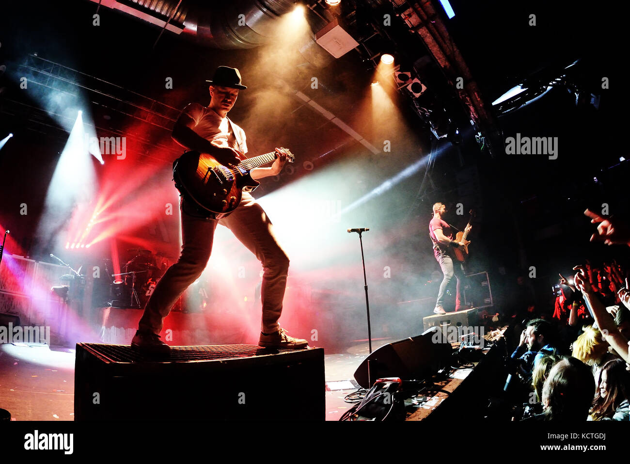 Sum 41 guitarist hi-res stock photography and images - Alamy