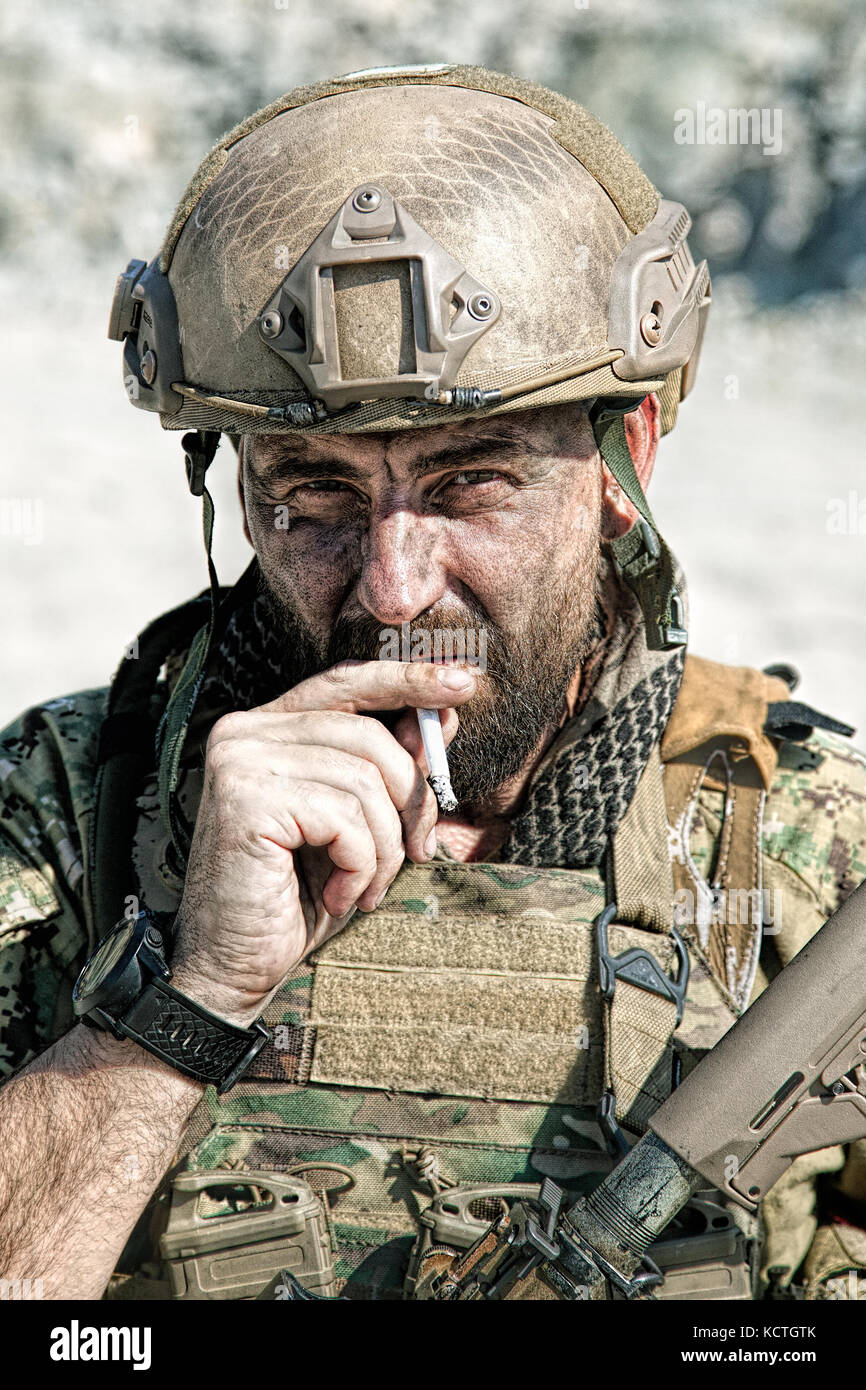 Army soldier smoking Stock Photo - Alamy