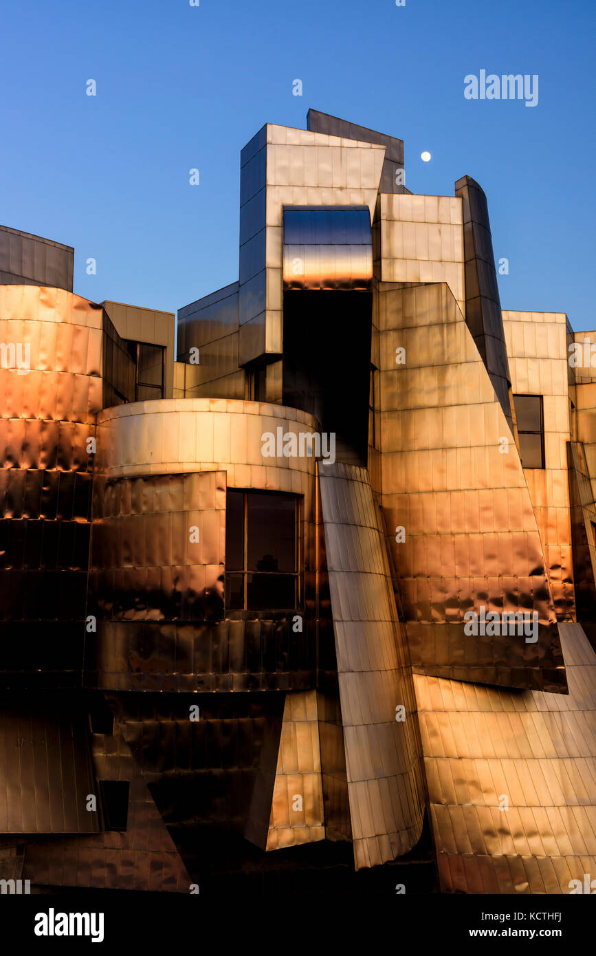 Full moon over the Frederick R. Weisman Art Museum at the University of ...