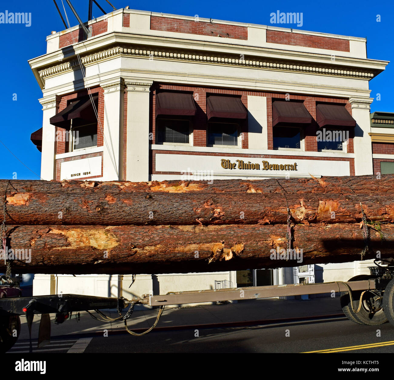 Logging truck usa hi-res stock photography and images - Alamy
