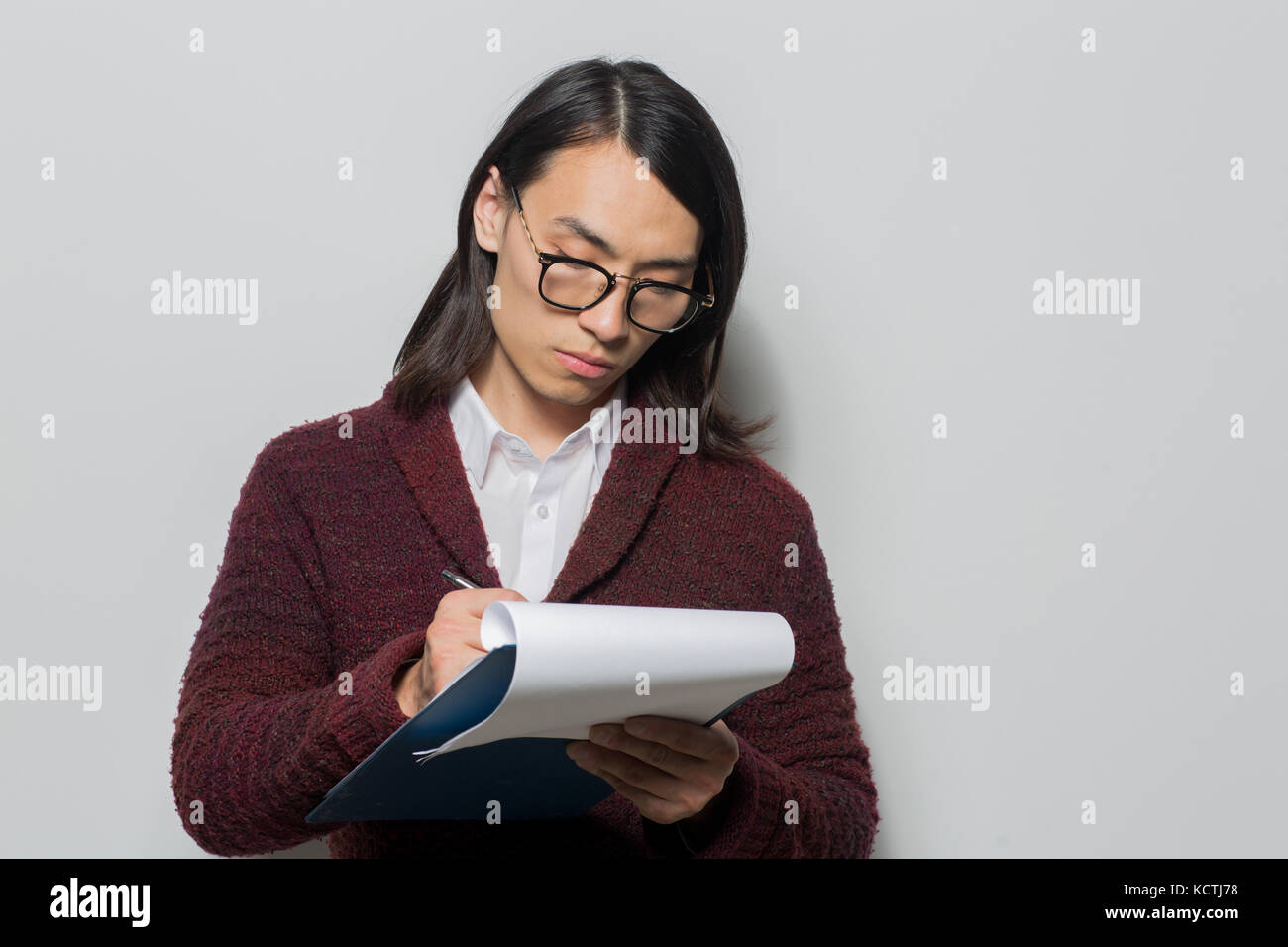 Business person research hi-res stock photography and images - Alamy