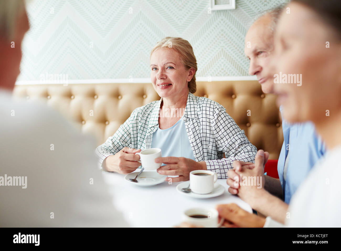 Senior tea party hi-res stock photography and images - Alamy