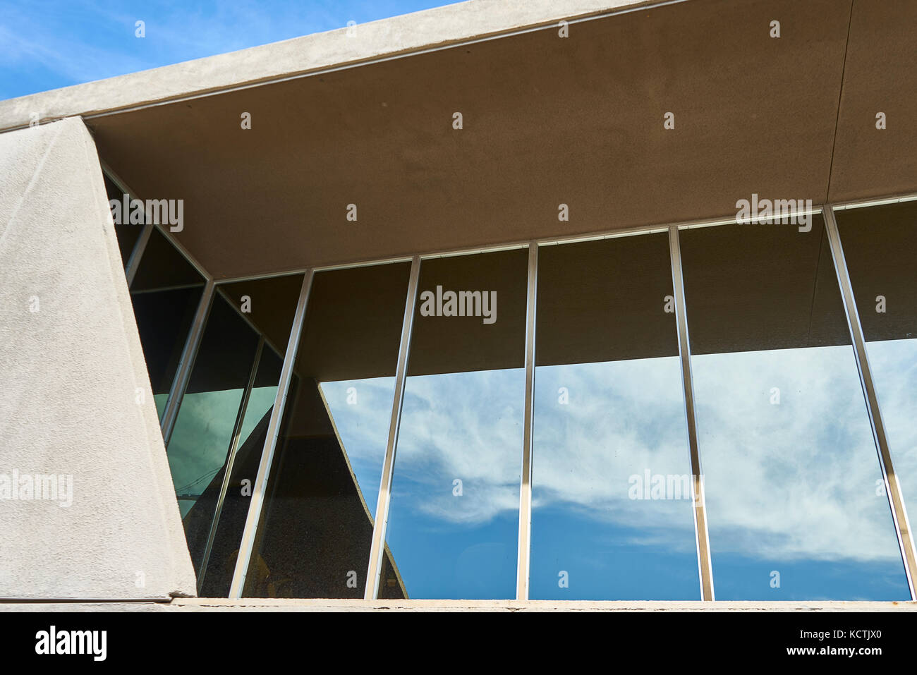 Vertical angles hi-res stock photography and images - Alamy