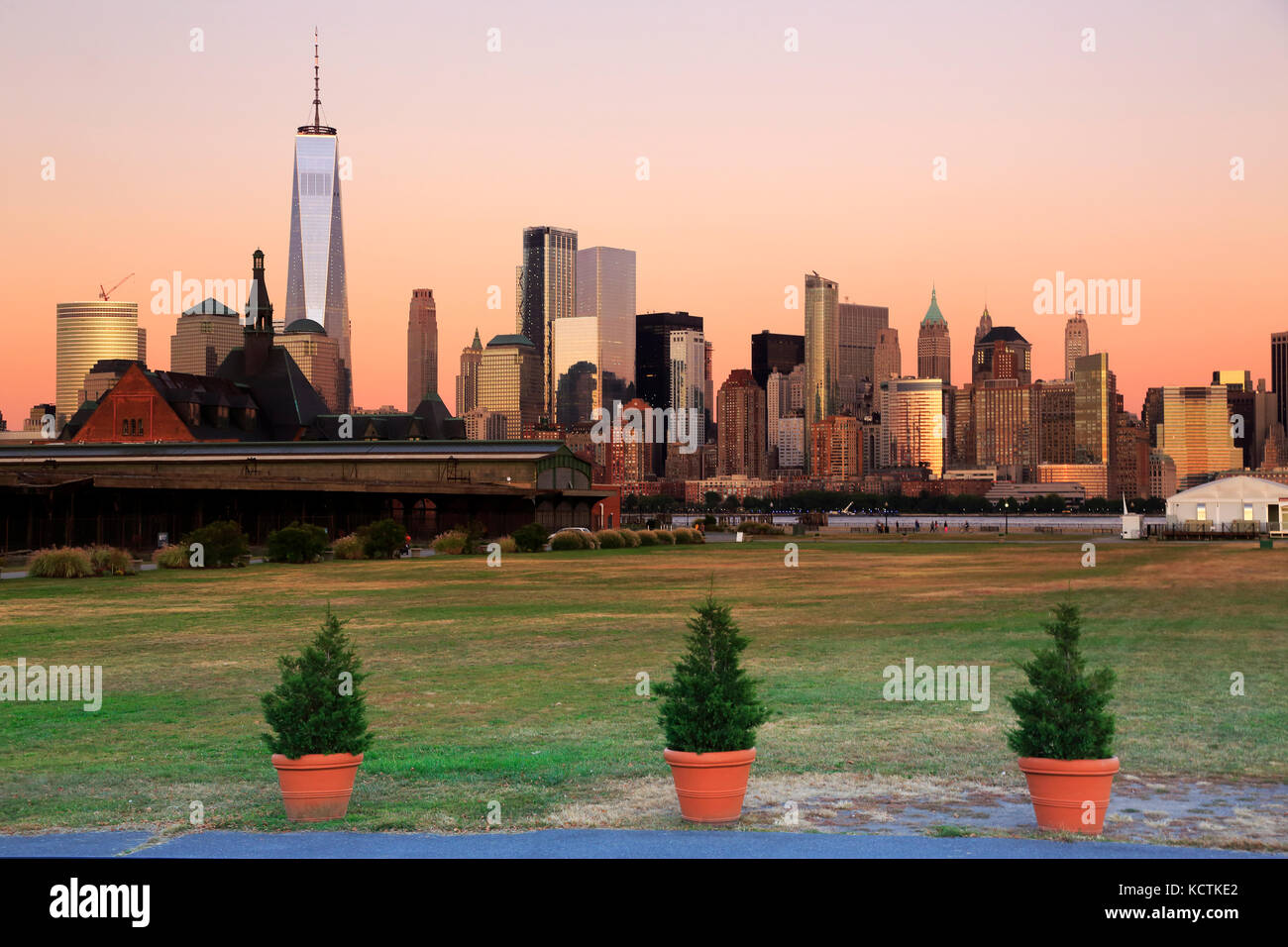 Liberty park new york usa tourist attraction hi-res stock photography ...
