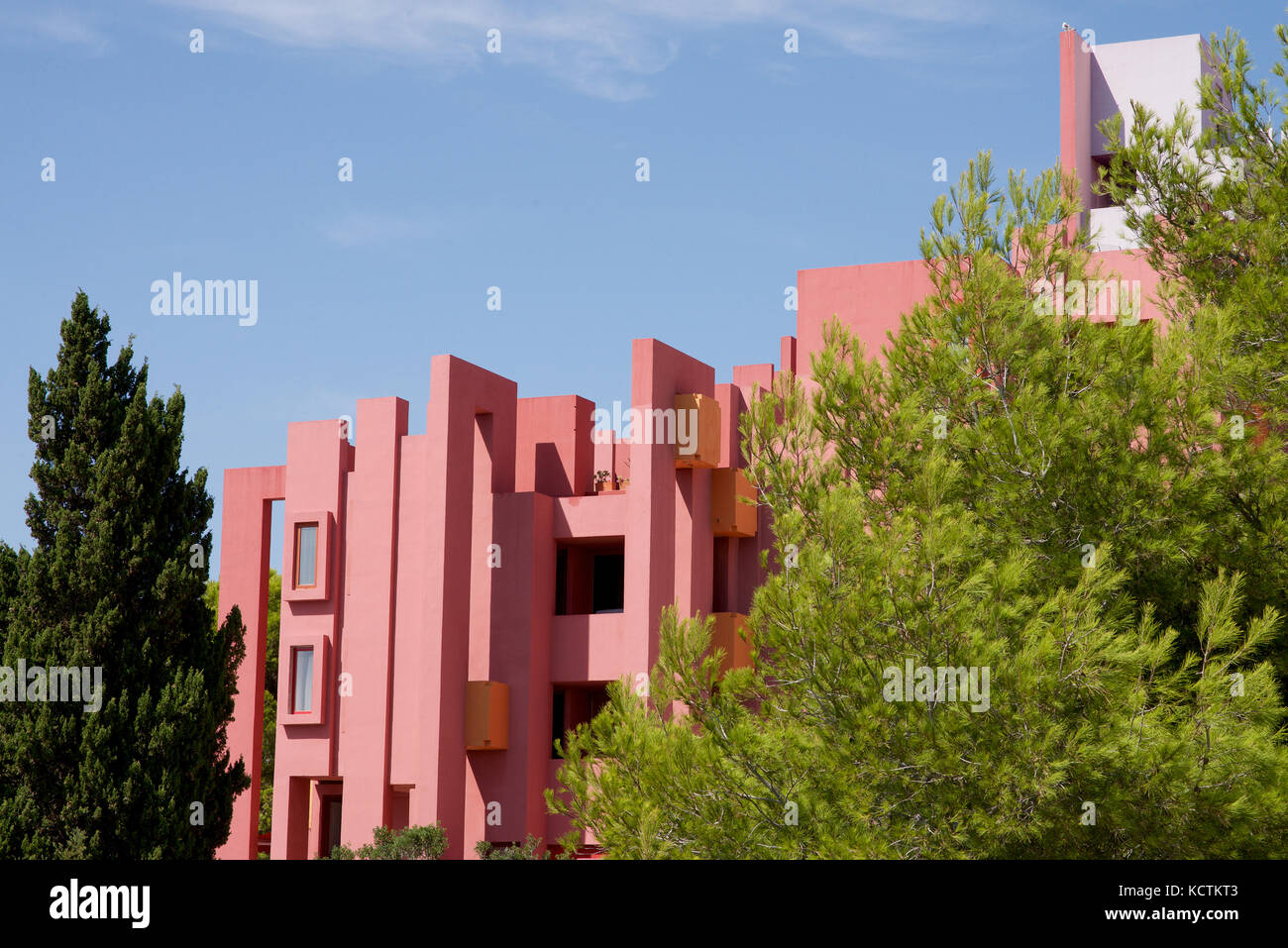 The La Muralla Roja building in Calpe, Alicante Province, Spain Stock ...