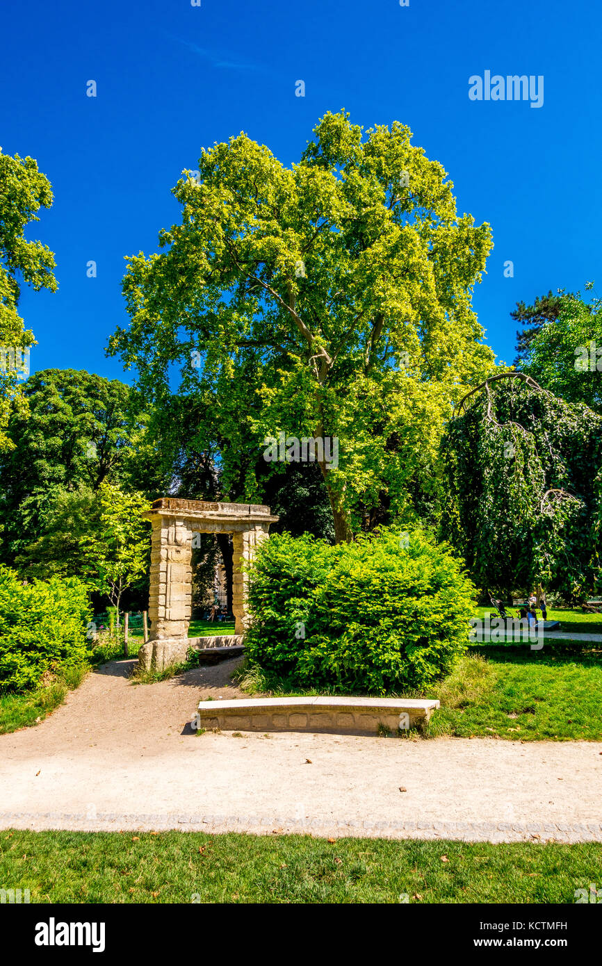 Parc Monceau in Paris, France Stock Photo - Alamy
