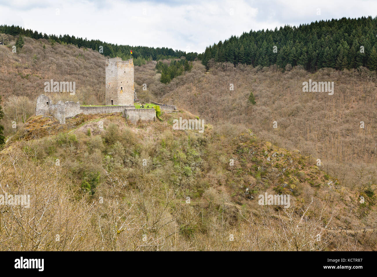 View of the castle ruin of the Oberburg Manderscheid in the Eifel ...