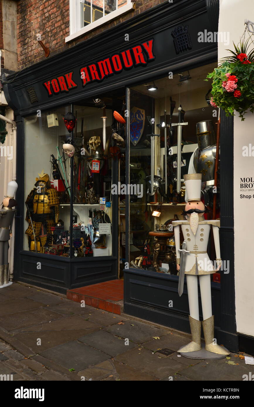Medieval shop front hi-res stock photography and images - Alamy