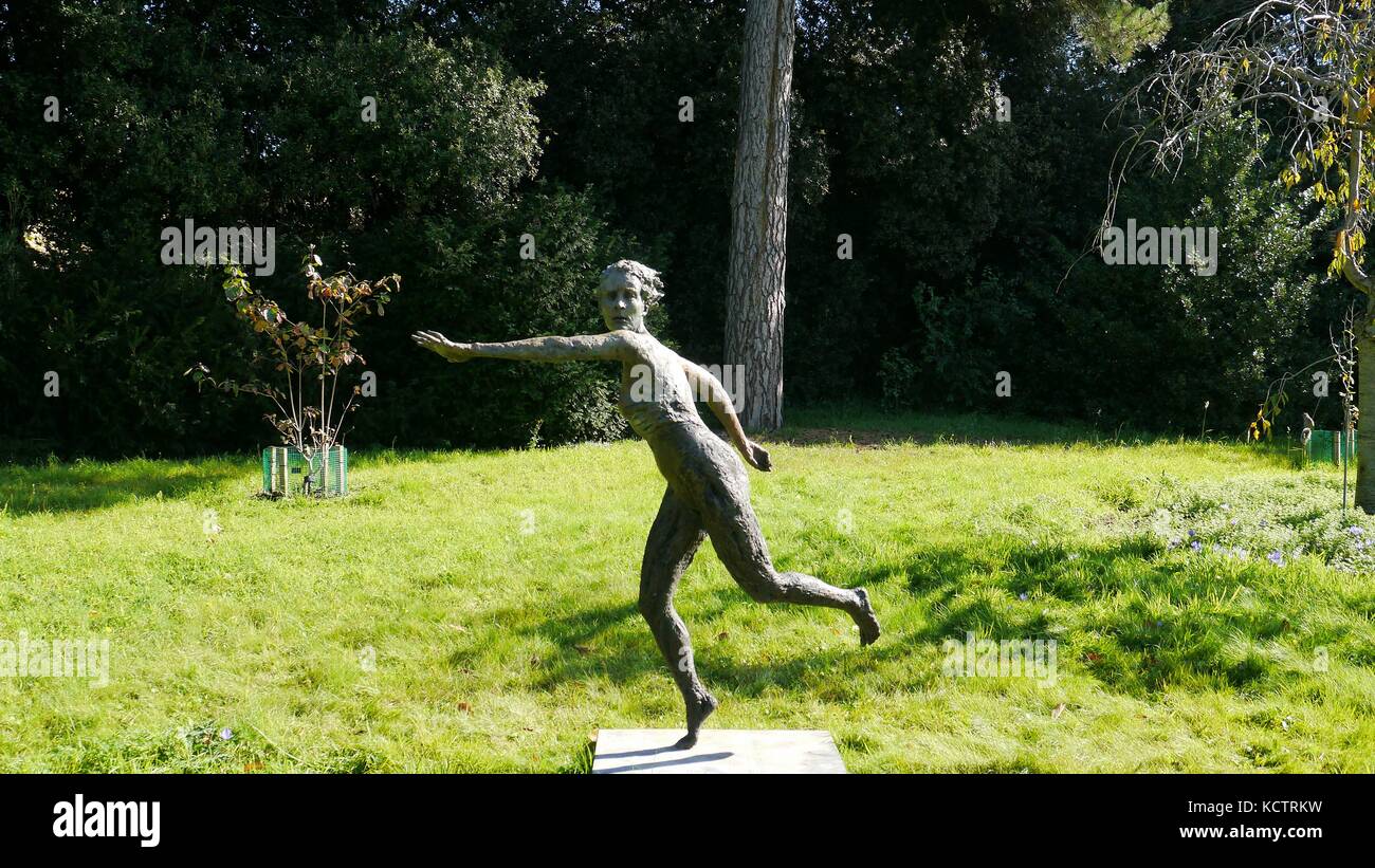 Sculpture called Daphne by Louisa Forbes in Kew Gardens Stock Photo - Alamy