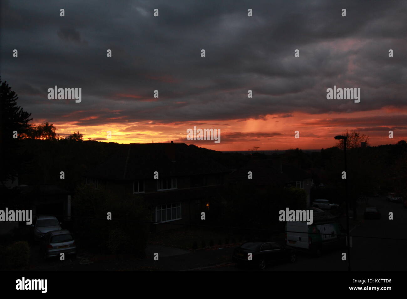 Red sunset dark clouds dramatic hi-res stock photography and images - Alamy